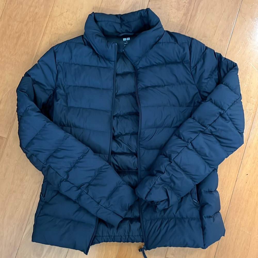 Uniqlo Navy Ultra Light Down Puffer Size Small - Gem